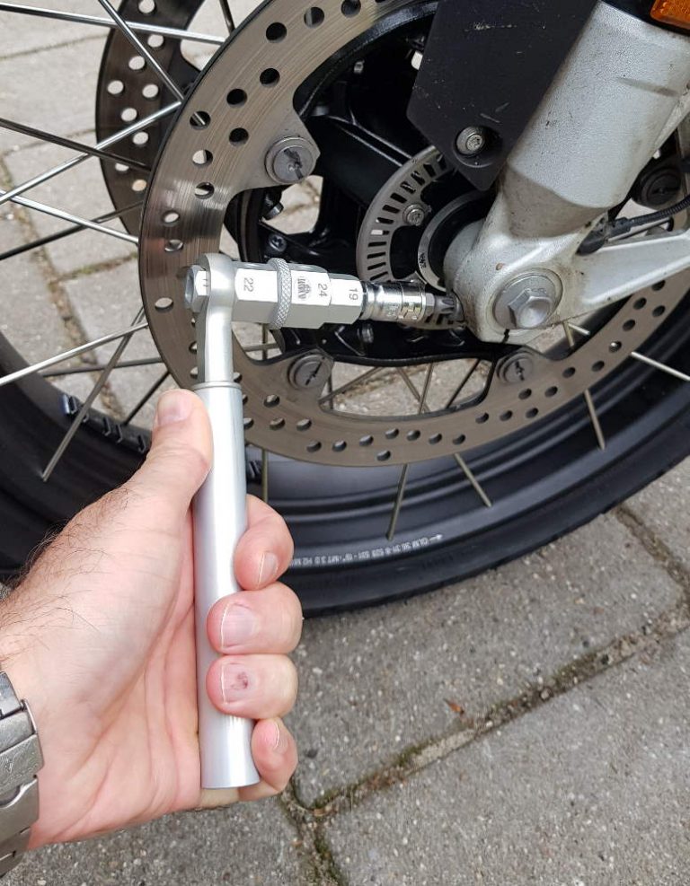 BMW R 1200 GS tool kit; Wheel Service Kit - Eastbound